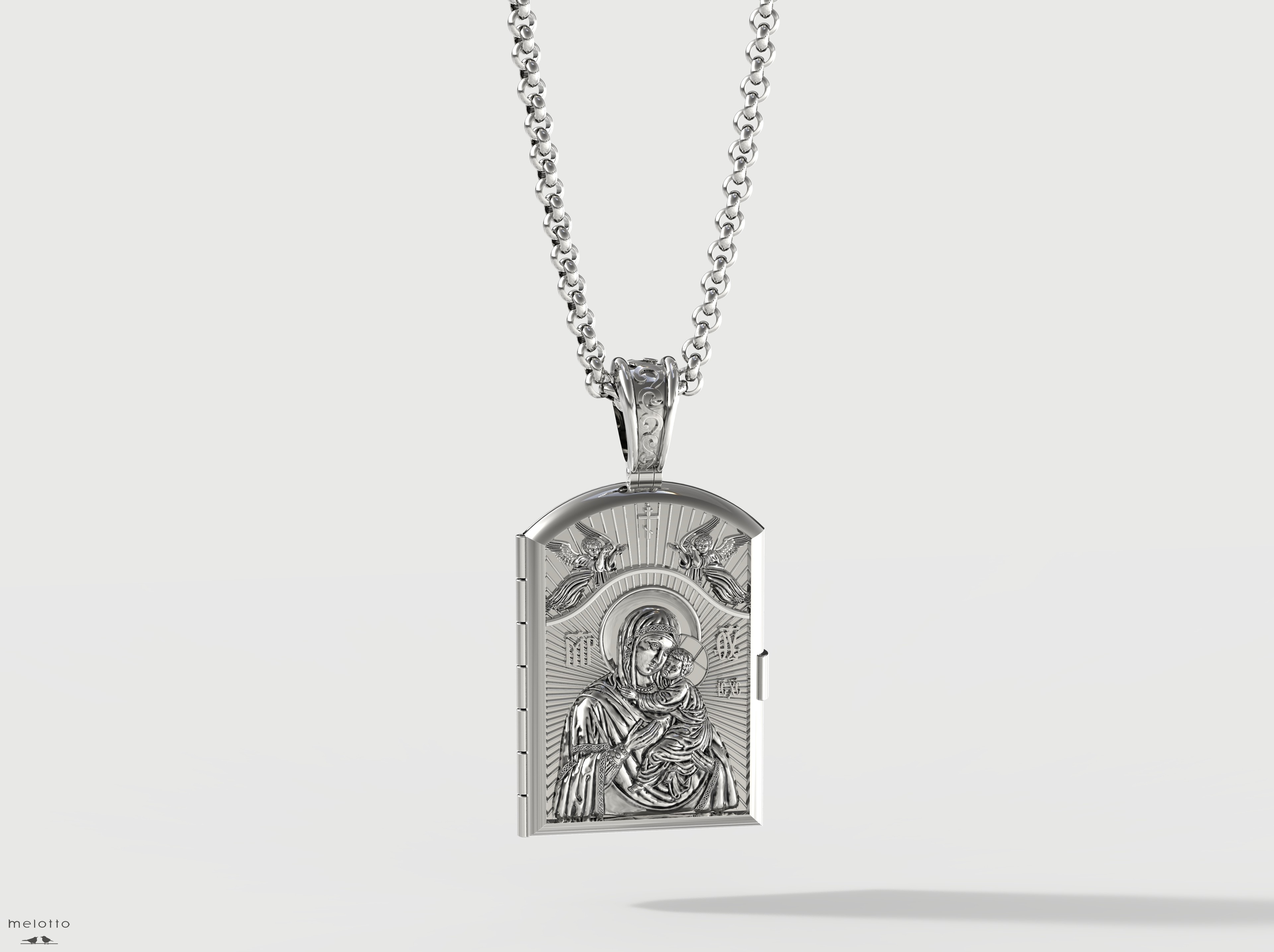 Нательный медальон под фото